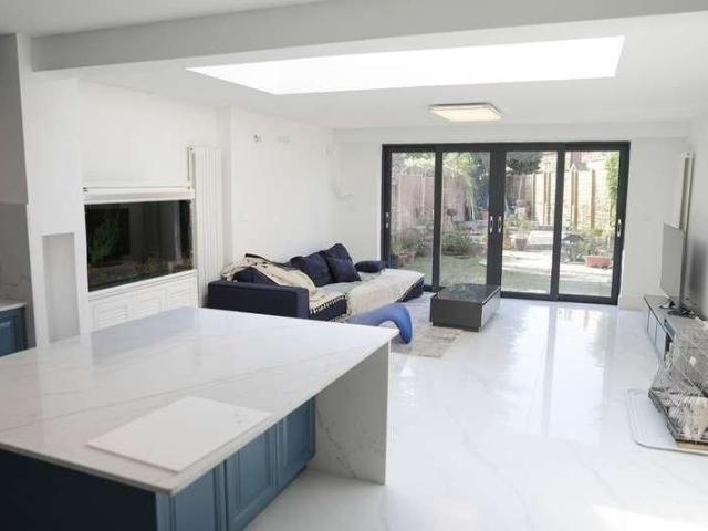 Lynwood Avenue, Egham, TW20