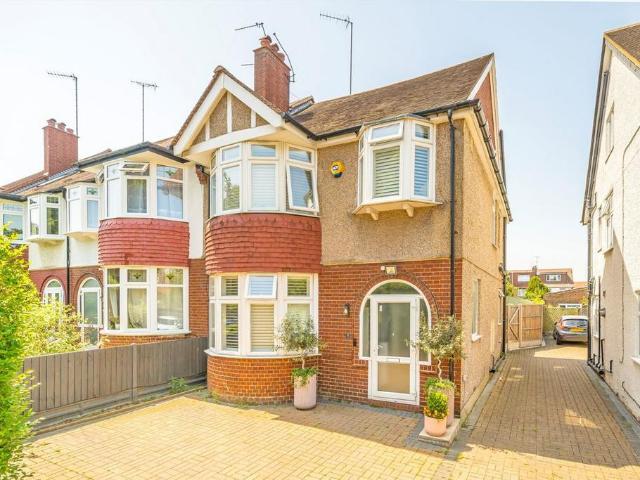 Lynwood Road, London W5 4 bed house to rent £4,800 pcm £1,108 pw