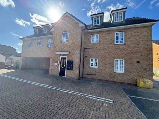 Lyn House, High Street, Aveley RM15, 1 bed flat to rent, £1,300 pcm | PrimeLocation