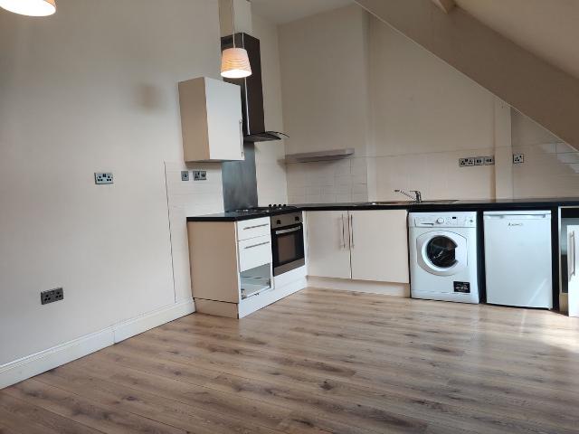 Lynchford Road, Farnborough GU14, 1 bed flat to rent, £950 pcm | PrimeLocation