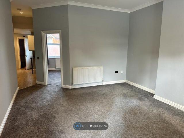 Lynchford Road, Farnborough GU14, 1 bed flat to rent, £1,150 pcm | PrimeLocation