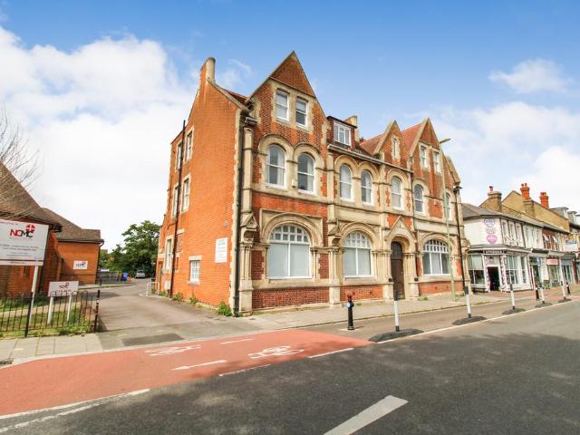 Lynchford Road, Hampshire, gu14 1 bed apartment to rent £1,150 pcm £265 pw