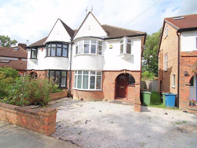 Lyncroft Avenue, Pinner 3 bed semi detached house to rent £2,595 pcm £599 pw