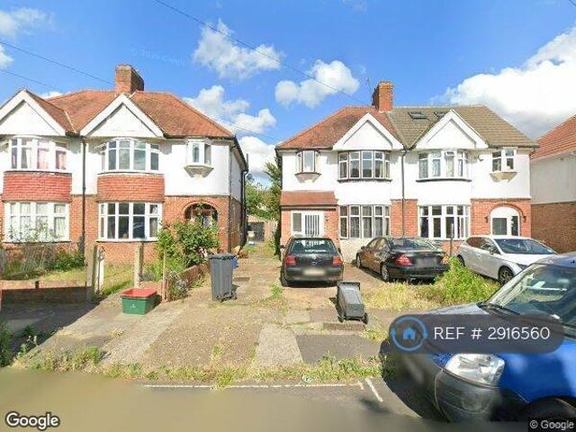 Lyncroft Gardens, Hounslow, TW3 3 bed semi detached house to rent £2,600 pcm £600 pw
