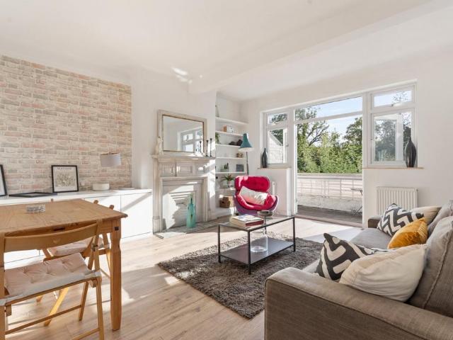 Lyndale Avenue, London NW2 3 bed maisonette to rent £3,000 pcm £692 pw
