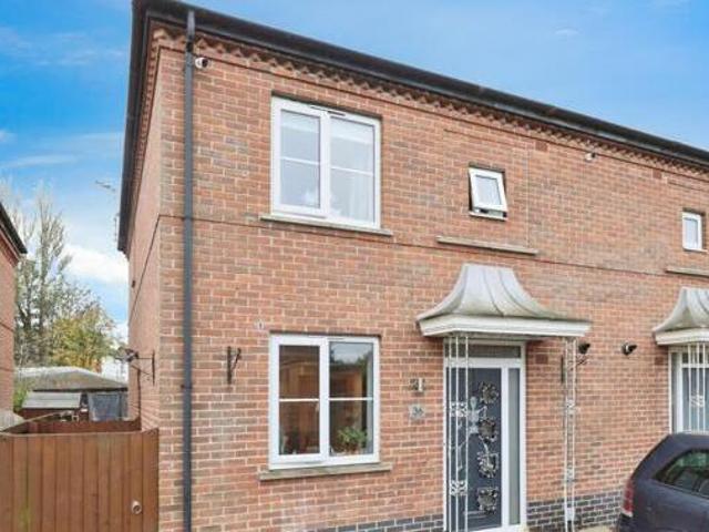 Lyndale Court, Winsford, 3 Bedroom Semi detached