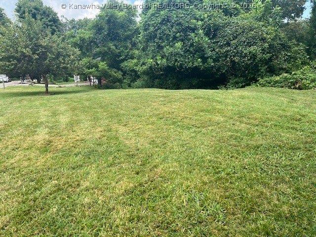 Lyndale Dr, Charleston, WV 25314