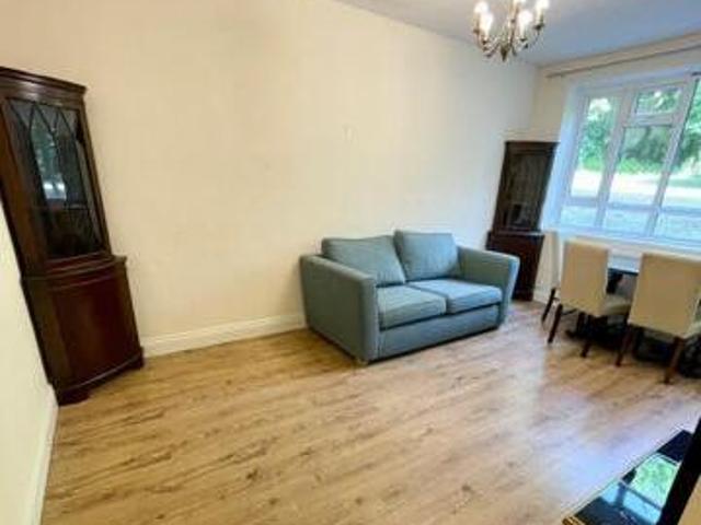 Lyndale, London, 3 Bedroom Flat