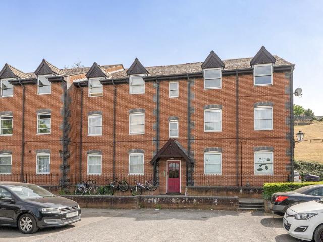 Lynden Mews, Dale Road, Reading, Berkshire RG2, 2 bed flat to rent, £1,350 pcm | PrimeLocation