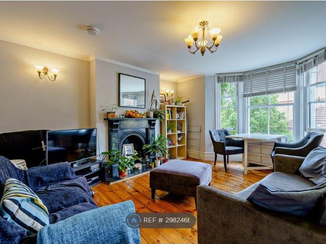 Lyndhurst Grove, London SE15, 4 bed flat to rent, £4,325 pcm | PrimeLocation