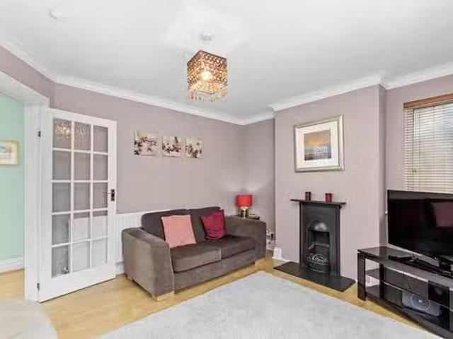 Lyndhurst Road