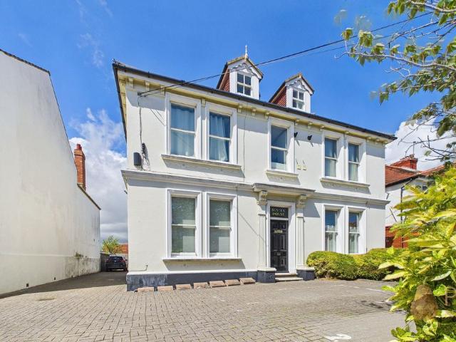 Lyndhurst Road, Worthing BN11, 2 bed flat to rent, £1,400 pcm | PrimeLocation