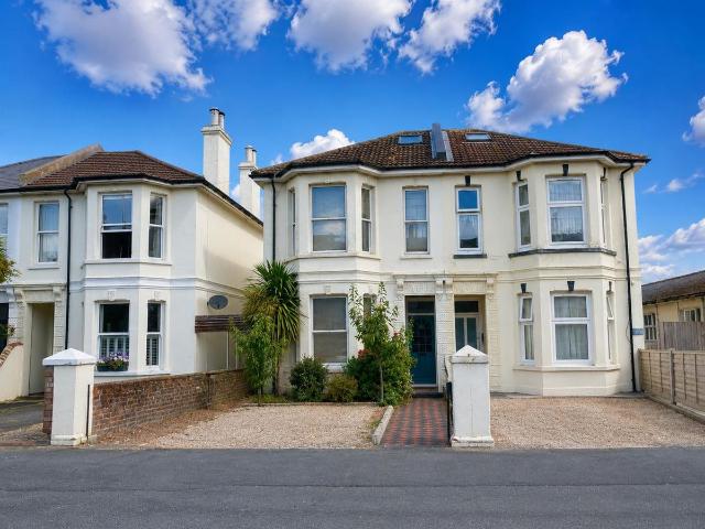 Lyndhurst Road, Worthing BN11, 3 bed property to rent, £2,000 pcm | PrimeLocation