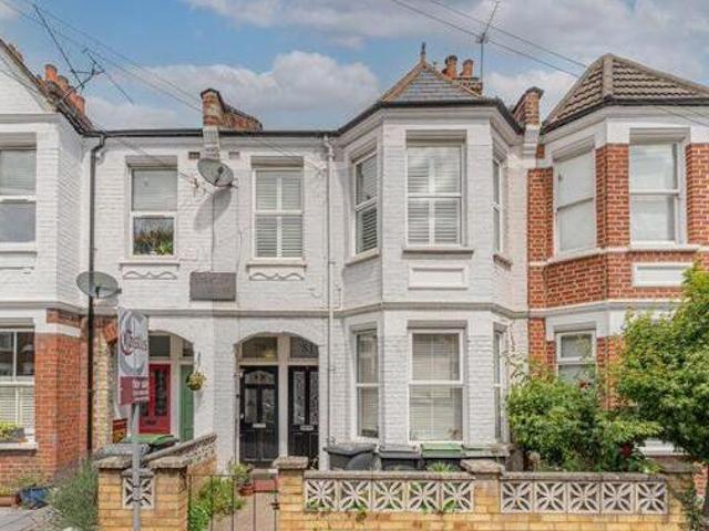 Lyndhurst Road, London, 3 Bedroom Maisonette