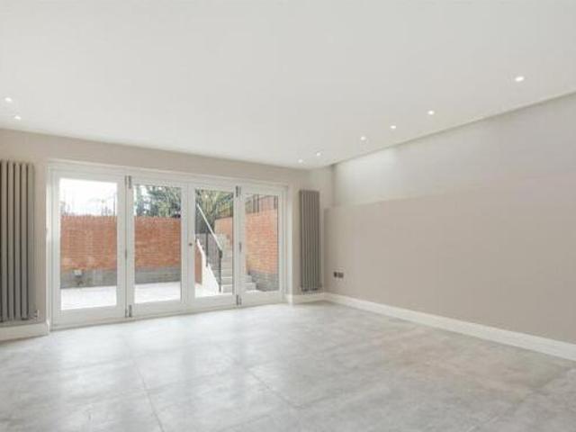 Lyndhurst Road, London, 2 Bedroom Apartment
