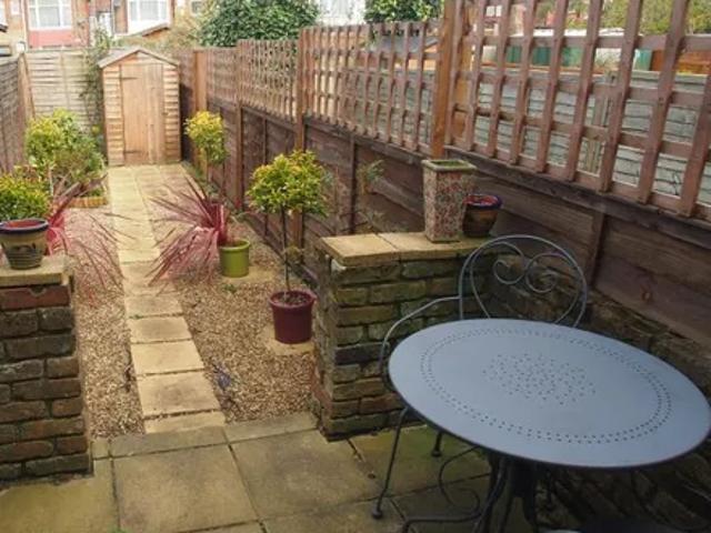 Lyndhurst Road, London, N13 6AB, United Kingdom | 2 bed apartment for rent #140229252 | Rentberry
