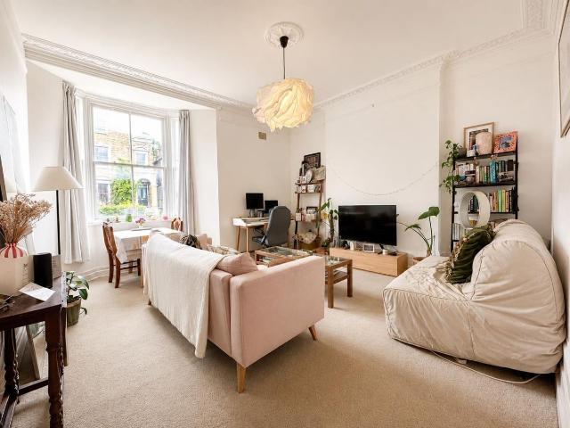 Lyndhurst Way, Peckham, London SE15, 1 bed flat to rent, £1,850 pcm | PrimeLocation