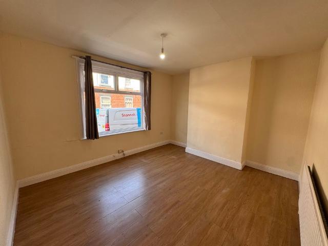 Lyndhurst Terrace, Sunderland SR4, 1 bed flat to rent, £525 pcm | PrimeLocation