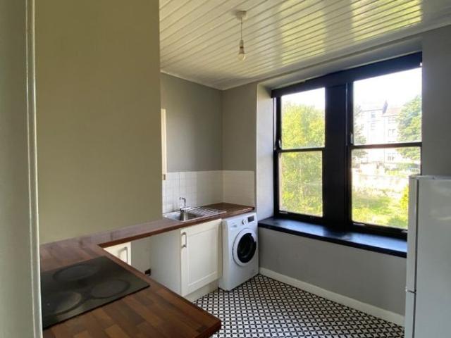 Lyndoch Street, Central, Greenock PA15, 1 bed flat to rent, £500 pcm | PrimeLocation