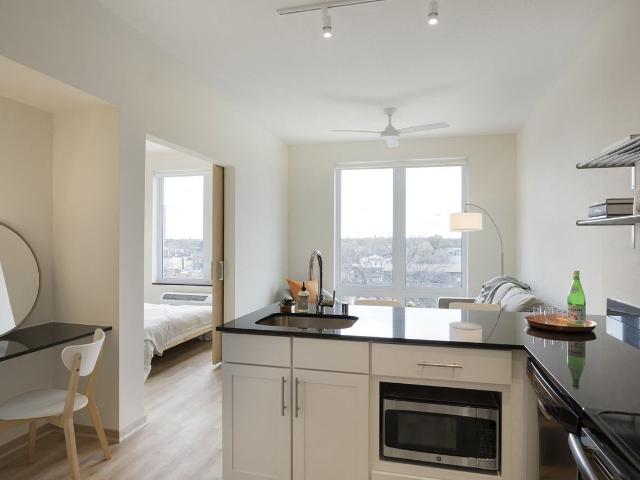Lyndy Apartments Studio Apartment for Rent at 2905 Harriet Ave, Minneapolis, MN 55408 Whittier