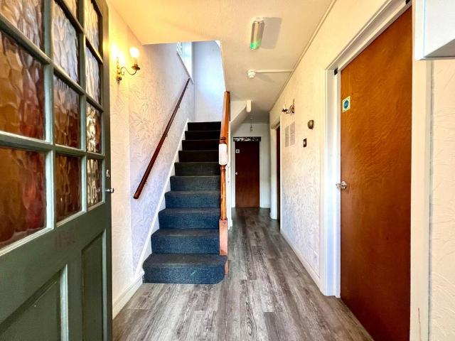 Lynegrove Avenue, Ashford TW15 6 bed semi detached house to rent £4,250 pcm £981 pw