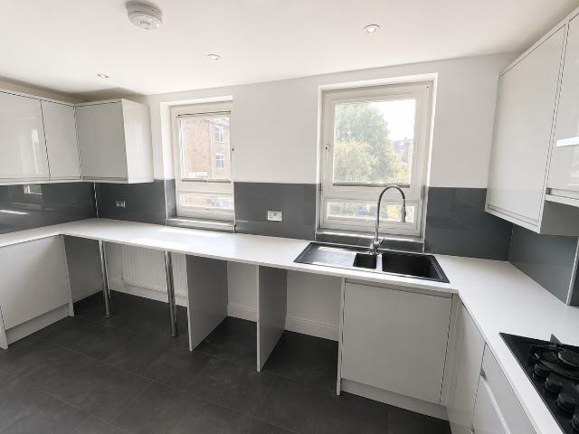 Lyneham Walk, London E5, 2 bed terraced house to rent, £3,000 pcm | PrimeLocation
