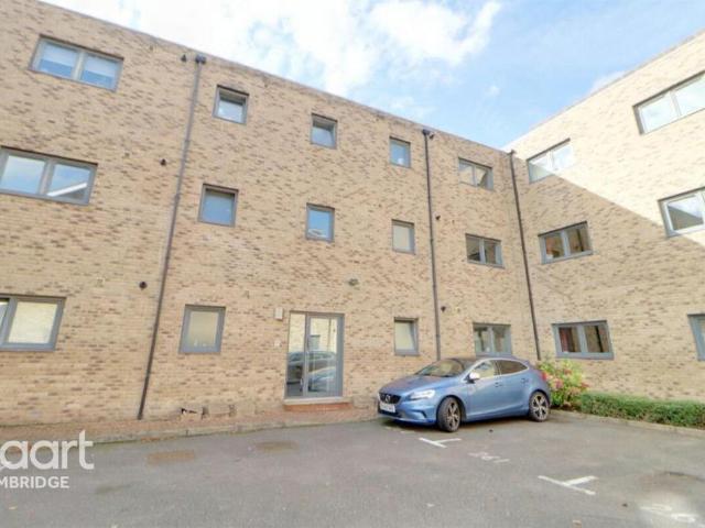 Lynfield Court, Cambridge 2 bed flat to rent £1,675 pcm £387 pw