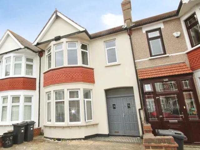 Lynford Gardens, London, IG3 9TD, United Kingdom | 3 bed house for rent #168134116 | Rentberry