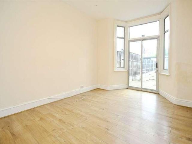 Lynford Gardens, Seven Kings, Ilford, IG3