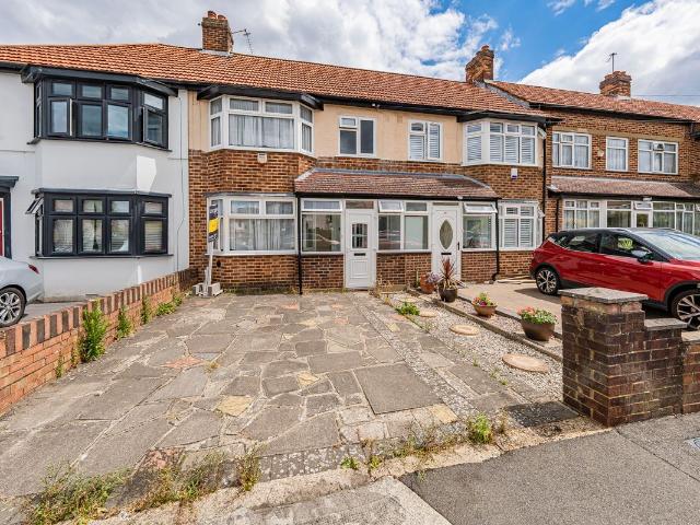 Lynhurst Crescent, Uxbridge UB10, 3 bed terraced house to rent, £2,200 pcm | PrimeLocation