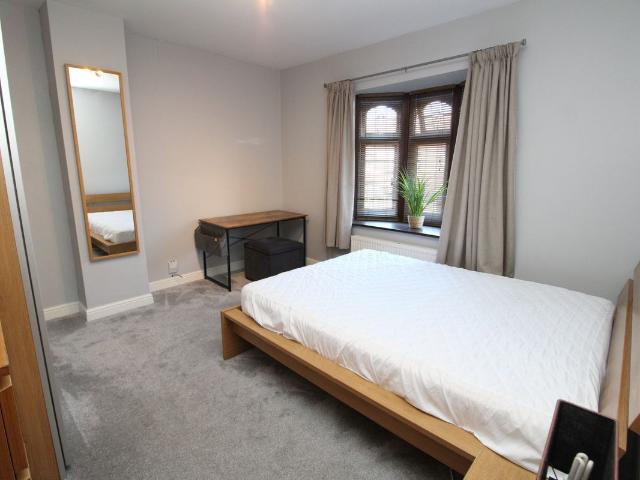 Lynmere Road, Welling DA16, Room to rent, £850 pcm | PrimeLocation