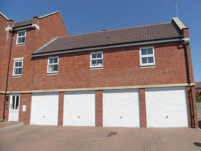 Lynmouth Road, Penzance Drive. 2 bed flat to rent £1,025 pcm £237 pw