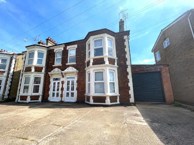 Lynn Road, Wisbech PE13, 4 bed semi detached house to rent, £1,500 pcm | PrimeLocation