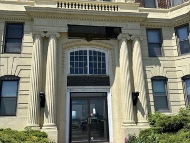 Lynn Shore Dr Apt,lynn, Condo For Sale