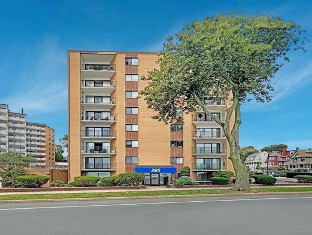 Lynn Shore Dr Apt,lynn, Condo For Sale