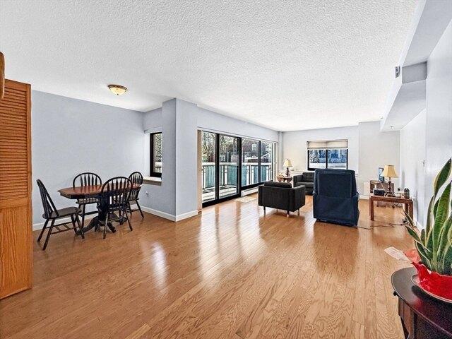 Lynn Shore Dr Apt,lynn, Condo For Sale