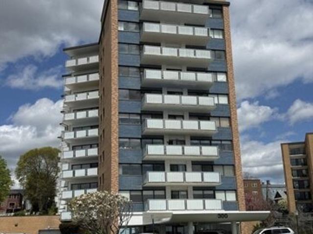 Lynn Shore Dr Apt,lynn, Condo For Sale