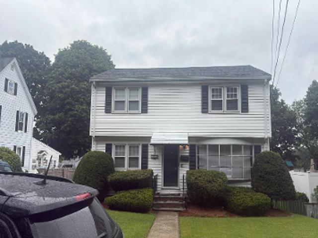 Lynnfield St