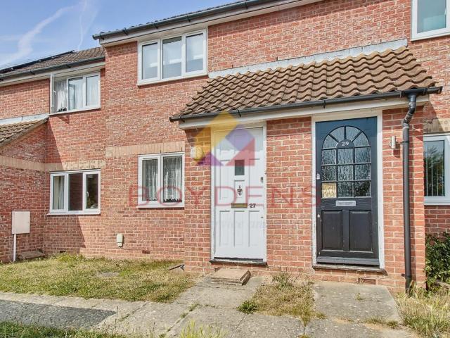 Lynns Hall Close, Sudbury