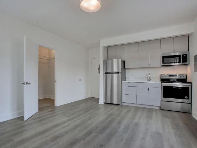 Lynnwood Apartments! Studio Apartment for Rent at 1634 Se Hawthorne Blvd, Portland, OR 97214 Hosford Abernethy