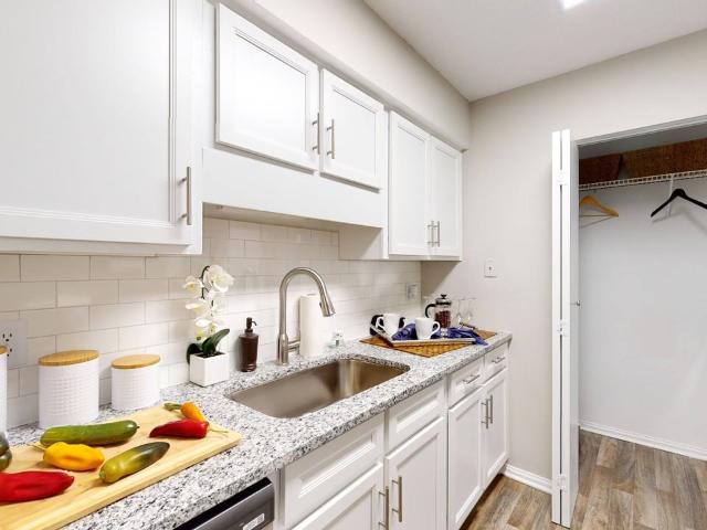 Lynnwood Park 1 Bedroom Apartment for Rent at 6200 N Hills Dr, Raleigh, NC 27609