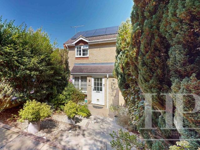 Lyon Close, Maidenbower RH10, 1 bed end terrace house to rent, £1,150 pcm | PrimeLocation