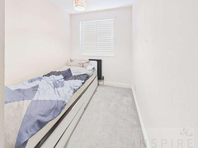 Lyon Close, Maidenbower, RH10