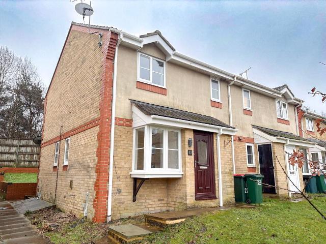 Lyon Close, Crawley RH10, 1 bed end terrace house to rent, £1,195 pcm | PrimeLocation
