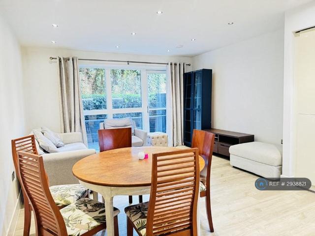 Lyon Road, Harrow, HA1 2 bed flat to rent £2,400 pcm £554 pw