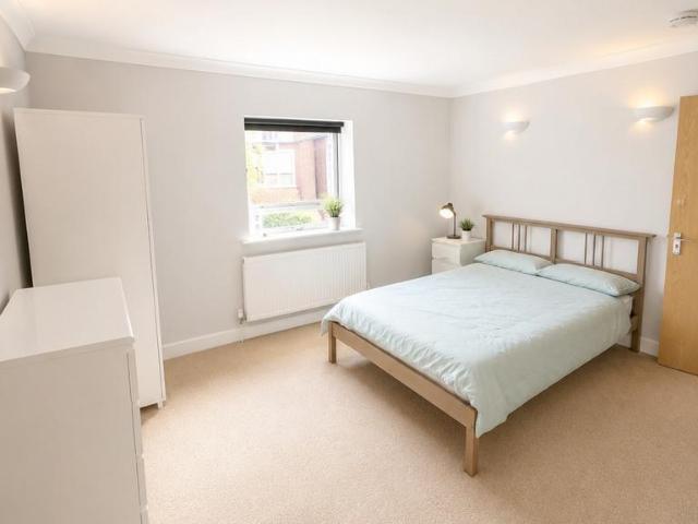 Lyon Street, SOUTHAMPTON 4 bed apartment to rent £1,800 pcm £415 pw