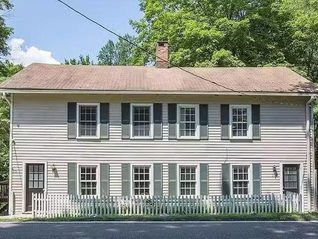 Lyons Plain, WESTON, CT 06883 644942128