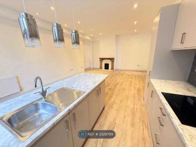 Lydgate Lane, Sheffield S10, 2 bed flat to rent, £1,350 pcm | PrimeLocation