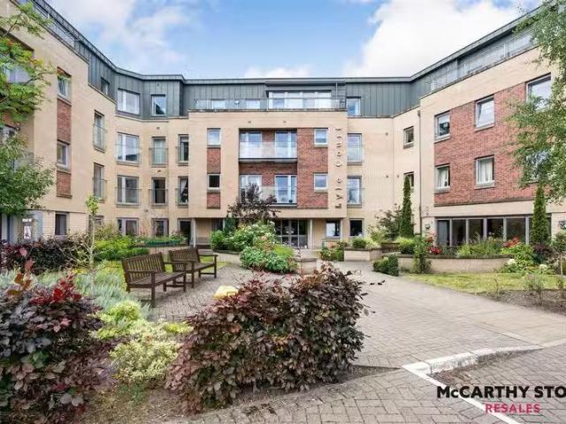 Lyle Court, 25 Barnton Grove, Edinburgh 1 bed apartment for sa.