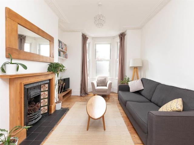 Lytton Road, E11 1JH